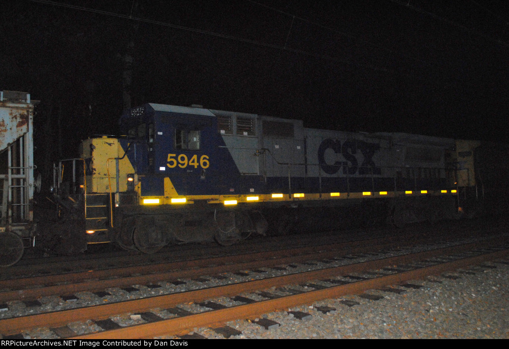 CSX B20-8 5946 on K532-19